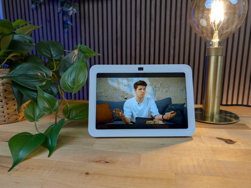 Echo Show 8 (3. Gen): Die Zentrale mit erstaunlich gutem Sound